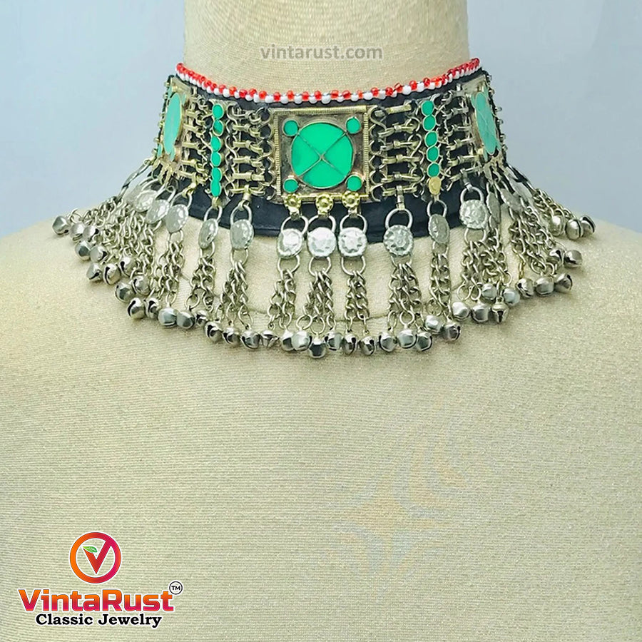 Green Trendy Choker Necklace With Dangling Silver Bells – Vintarust